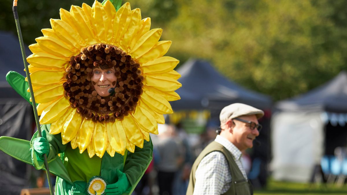 Big Bloomers – Bell and Bullock